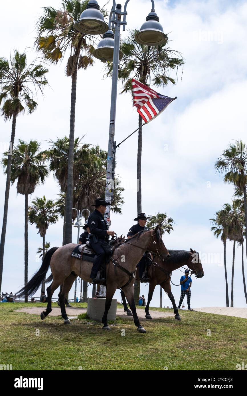 Los Angeles, USA. 4th Jul, 2024. LAPD Horse Mounted Police on Venice ...