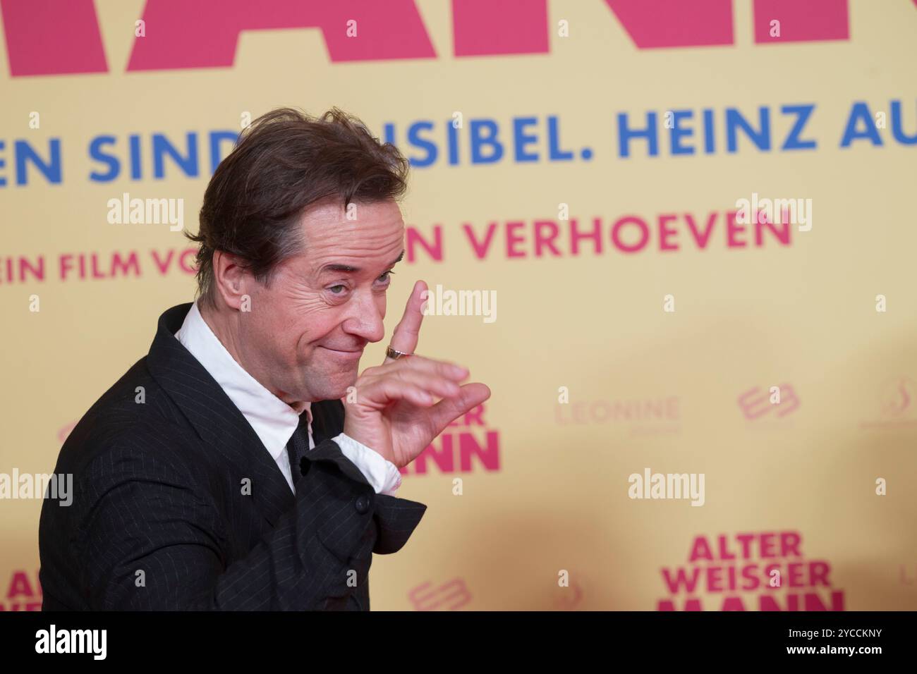 Alter Weier Mann Dusseldorf