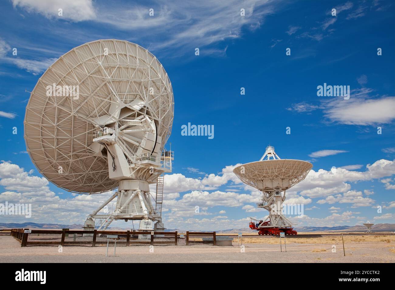 Very Large Array satellite dishes in the desert of New Mexico, USA ...