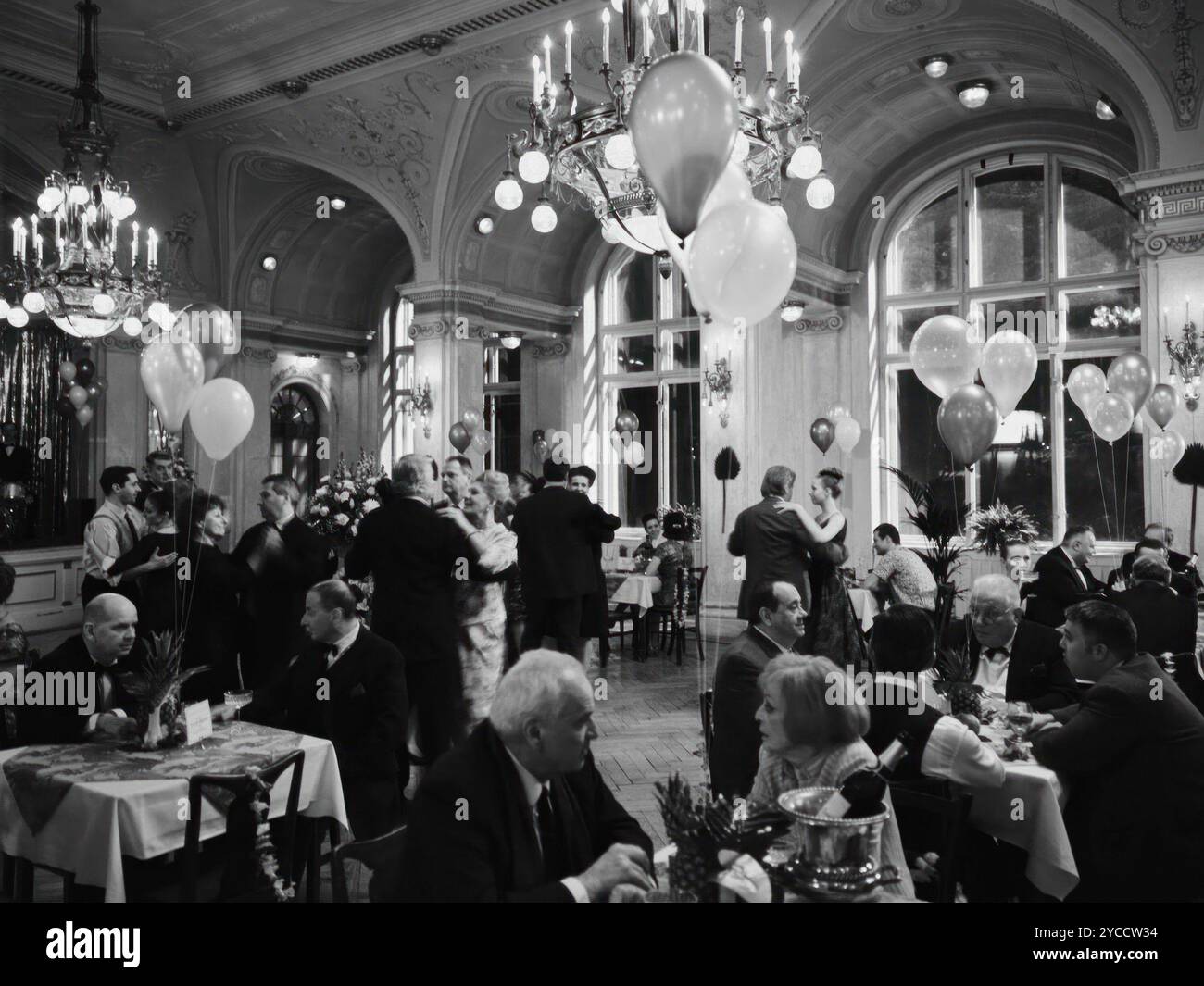 THE UNIVERSAL THEORY, (aka DIE THEORIE VON ALLEM), 2023. © Oscilloscope ...