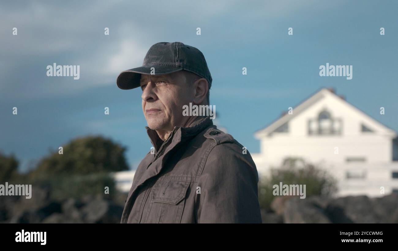 UNSOLVED MYSTERIES, Don Philips, The Roswell UFO Incident', (Season 5 ...