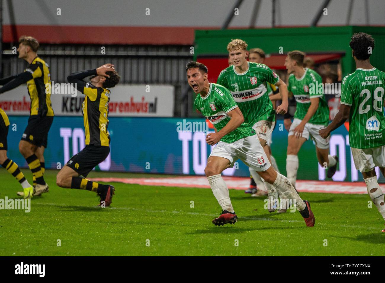 Dordrecht - Lorenzo Codutti of FC Dordrecht scores in the last minute ...