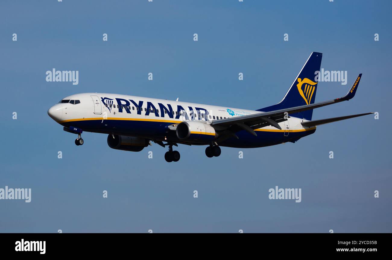 Raynayr airline plane comes in for a landing in an aeroport El Prat ...