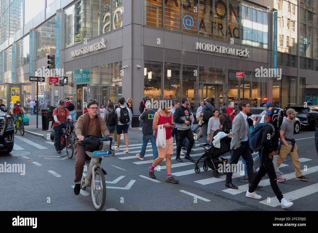 People walk down the street in Manhattan, New York City Stock Photo - Alamy
