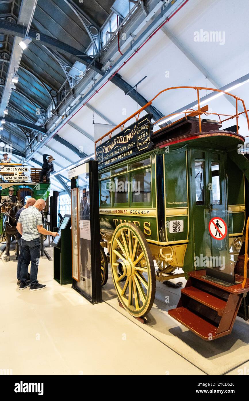 Horse drawn bus hi-res stock photography and images - Alamy