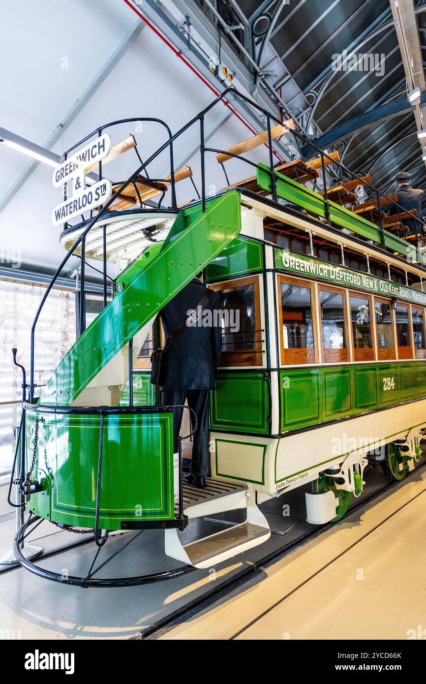 Victorian tram hi-res stock photography and images - Alamy