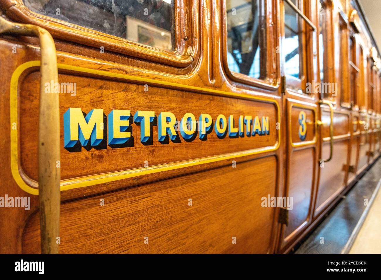 London underground railway hi-res stock photography and images - Alamy