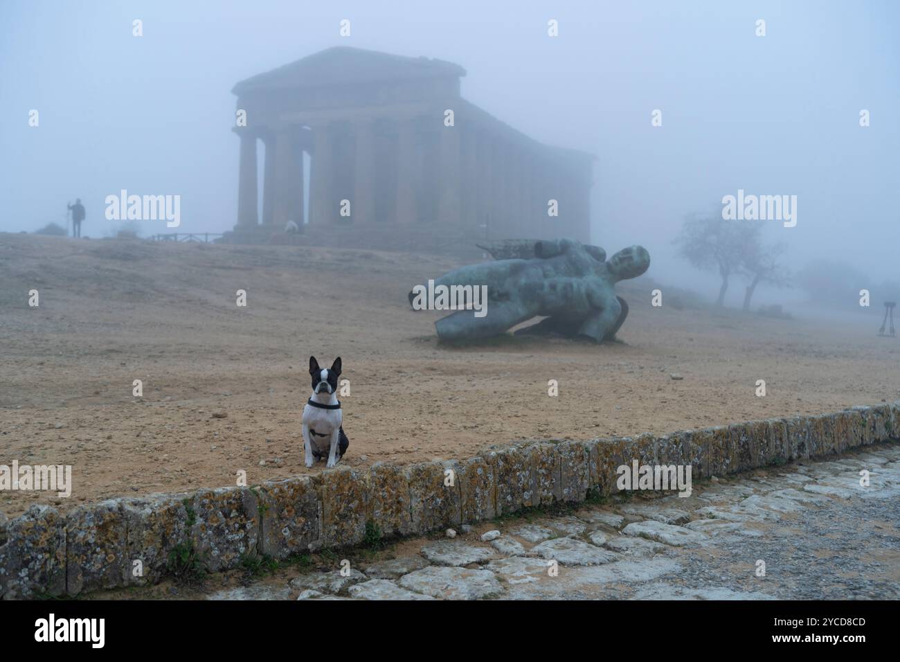 Igor Mitoraj, Statue of Fallen Icarus, Temple of Concordia, Valley of ...