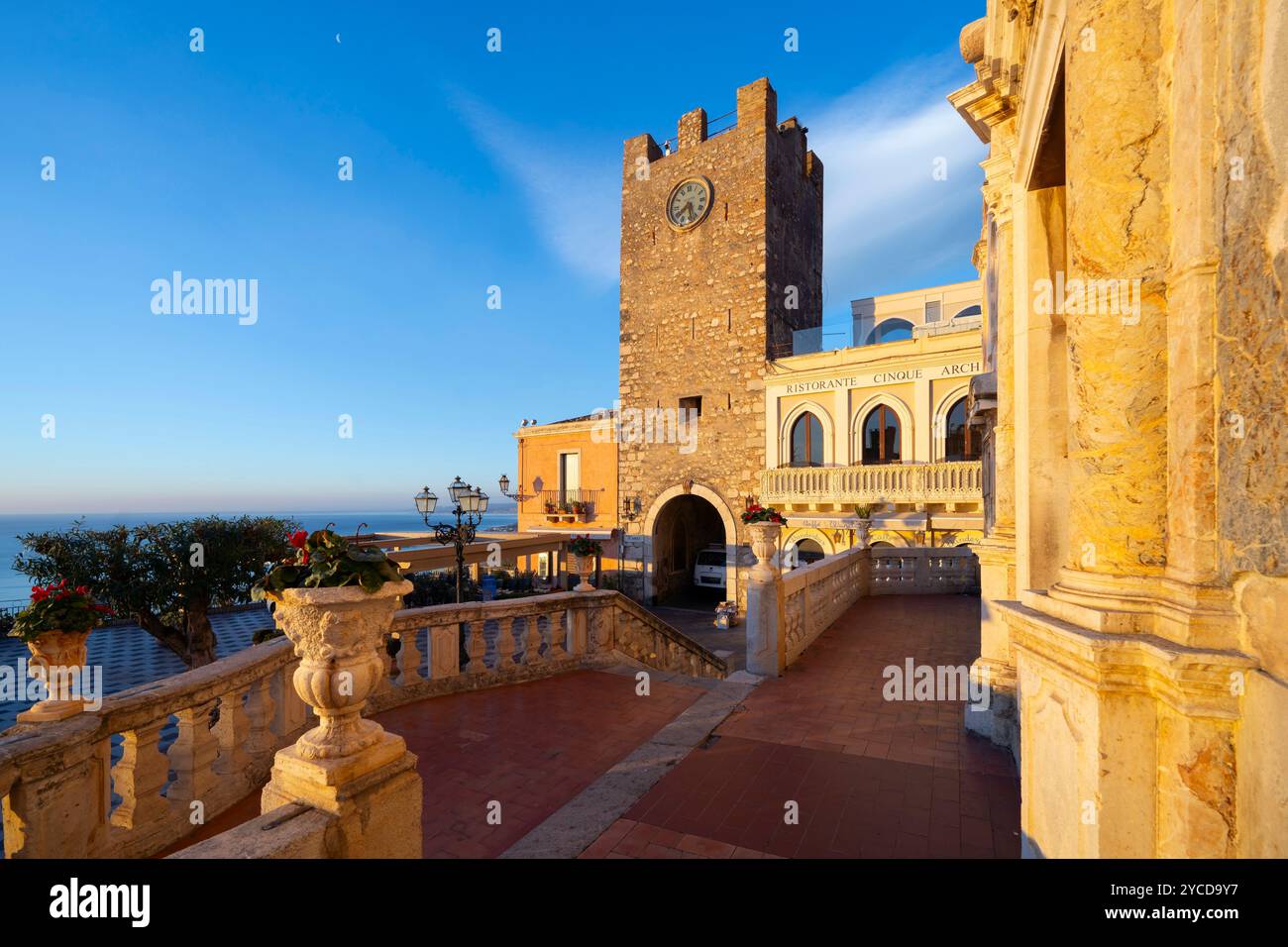 Messina gate hi-res stock photography and images - Alamy