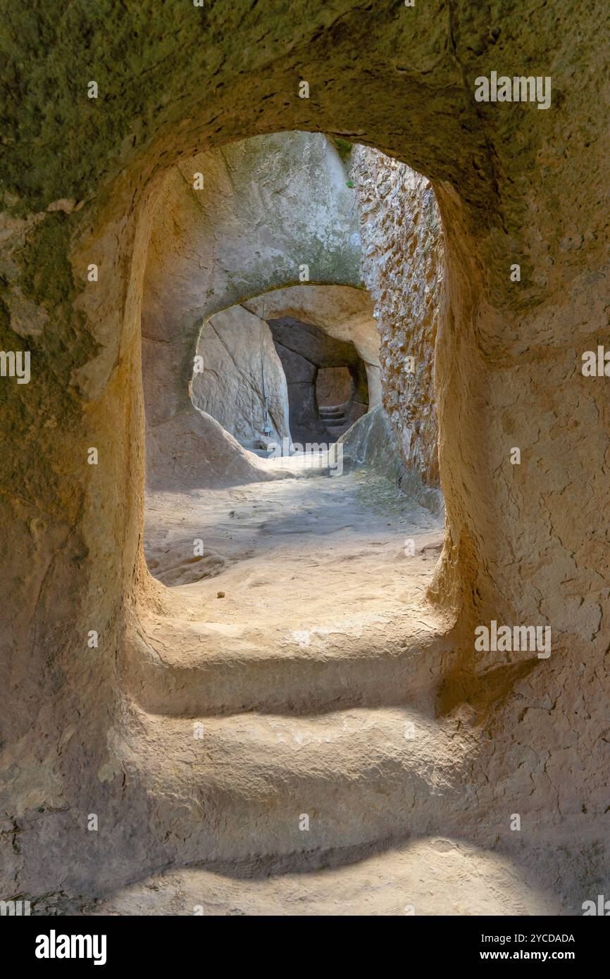 Sperlinga Castle, Sperlinga, Enna, Sicily, Italy Stock Photo - Alamy