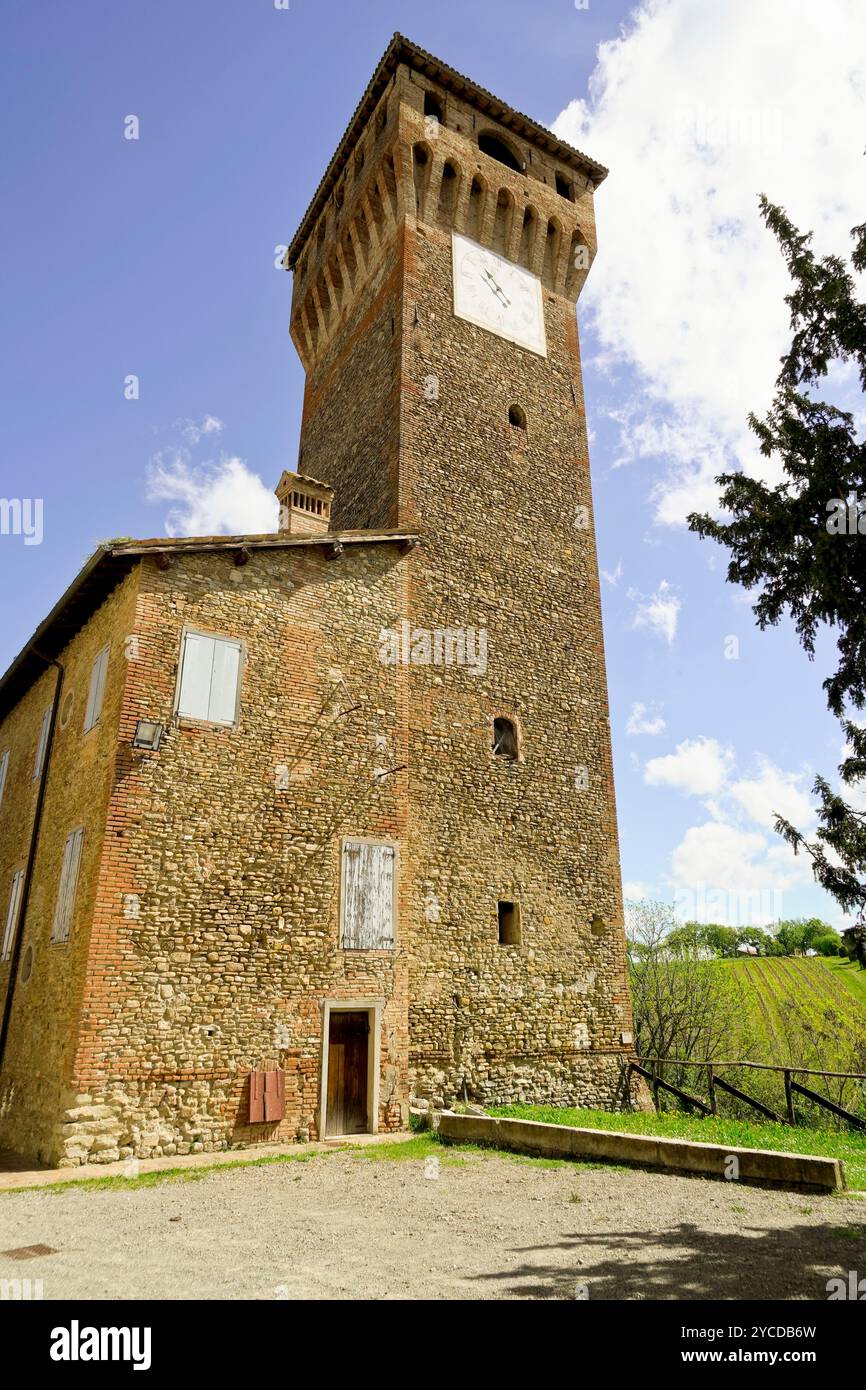 the medieval castle of Levizzano, circuit of the Emilian castles ...