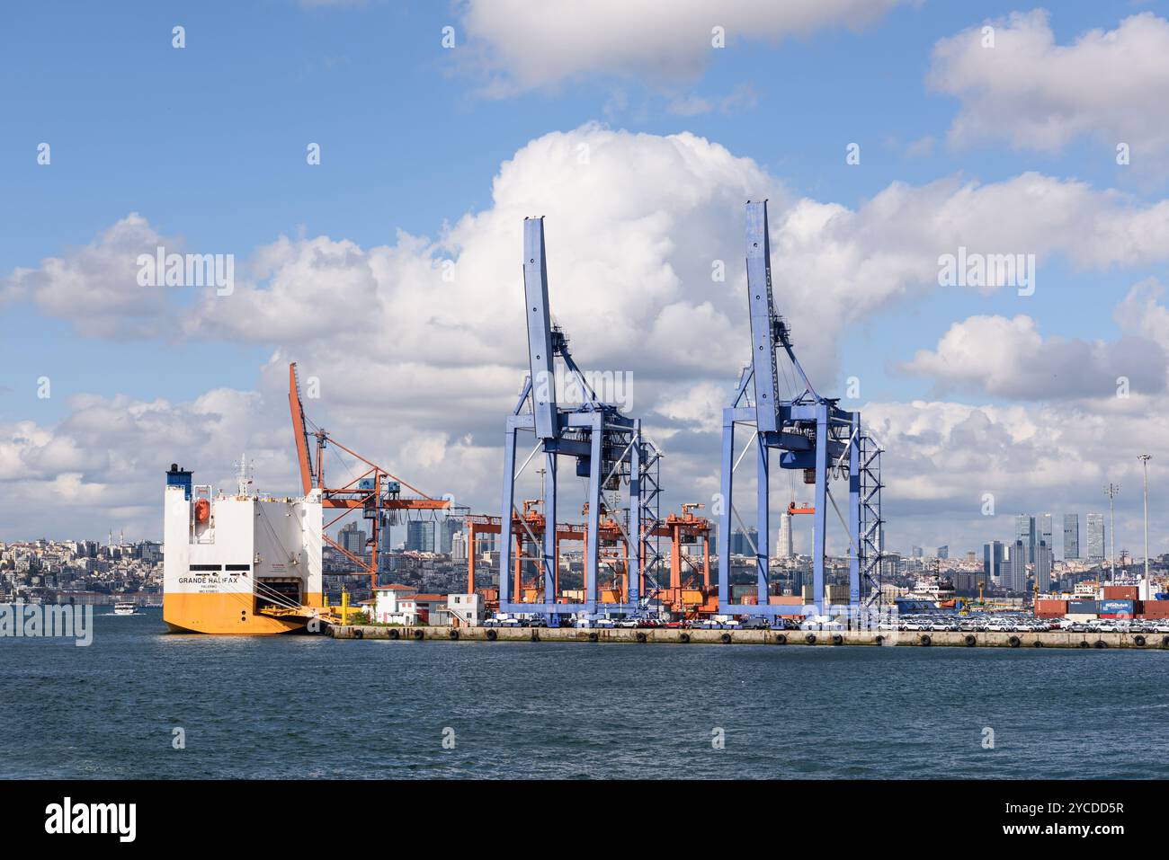 Istanbulport hi-res stock photography and images - Alamy