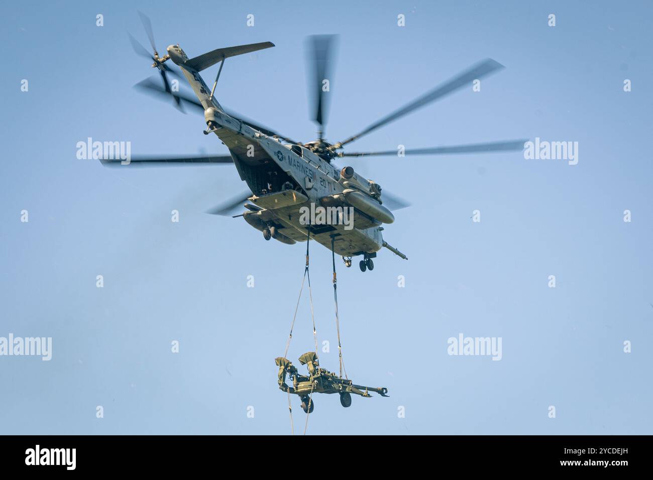 A U.S. Marine Corps CH-53E Super Stallion with 464th Marine Heavy ...