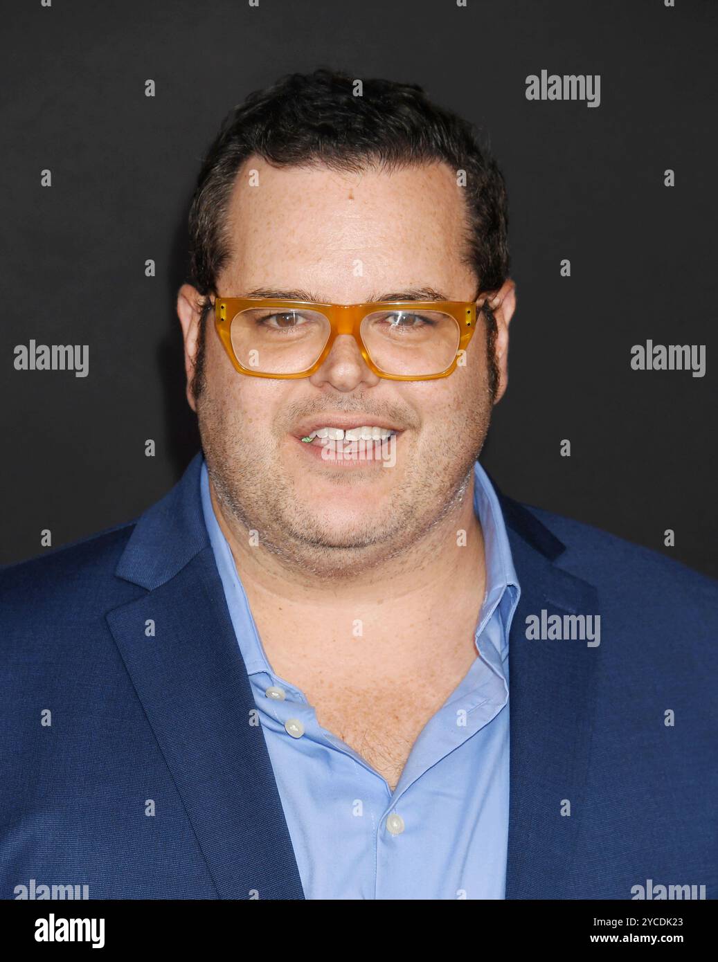 LOS ANGELES, CALIFORNIA - OCTOBER 21: Josh Gad attends the Los Angeles ...