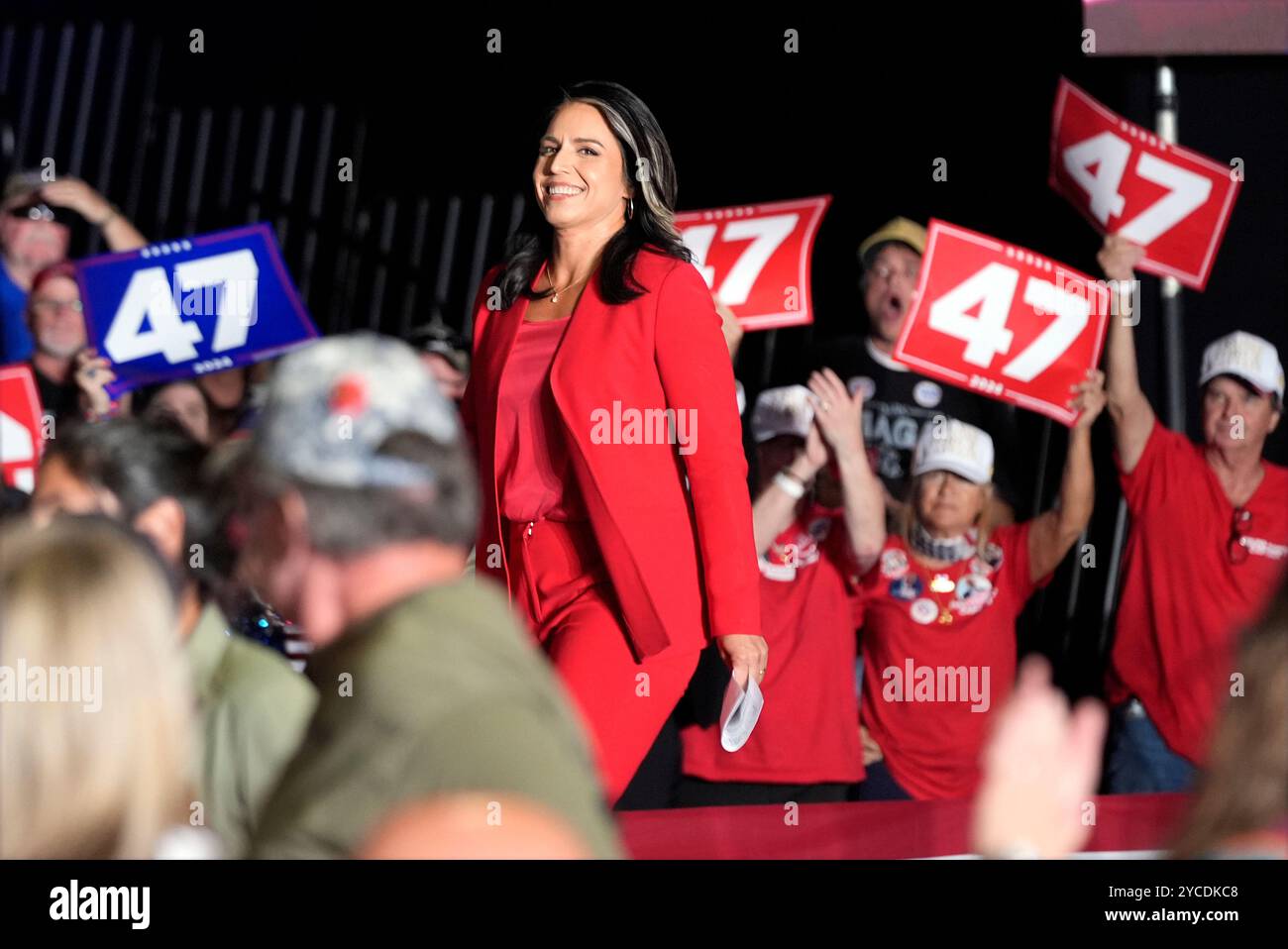 Former Democratic Rep. Tulsi Gabbard arrives on stage as Republican ...