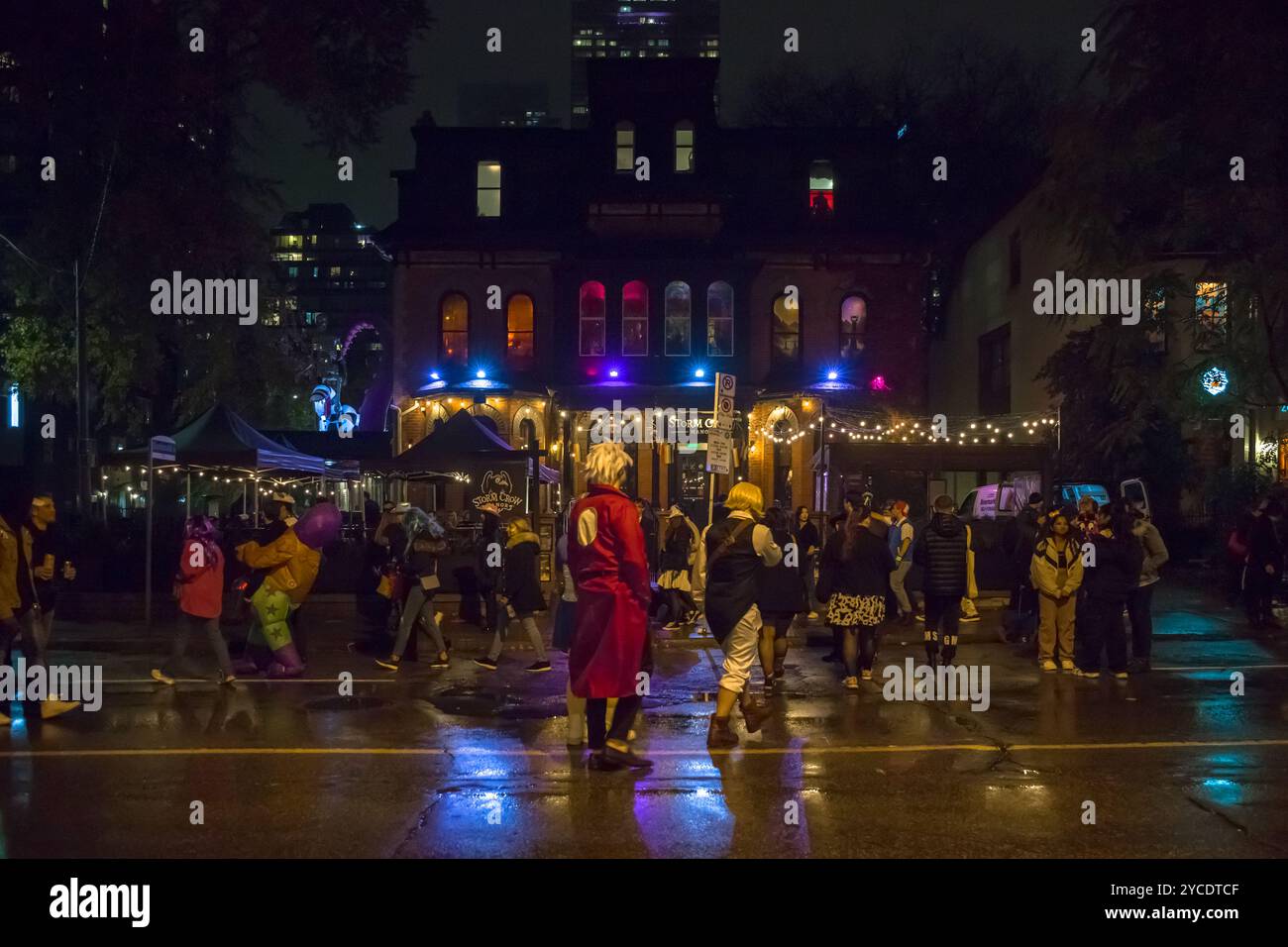 Crowd people walking in night hi-res stock photography and images - Alamy