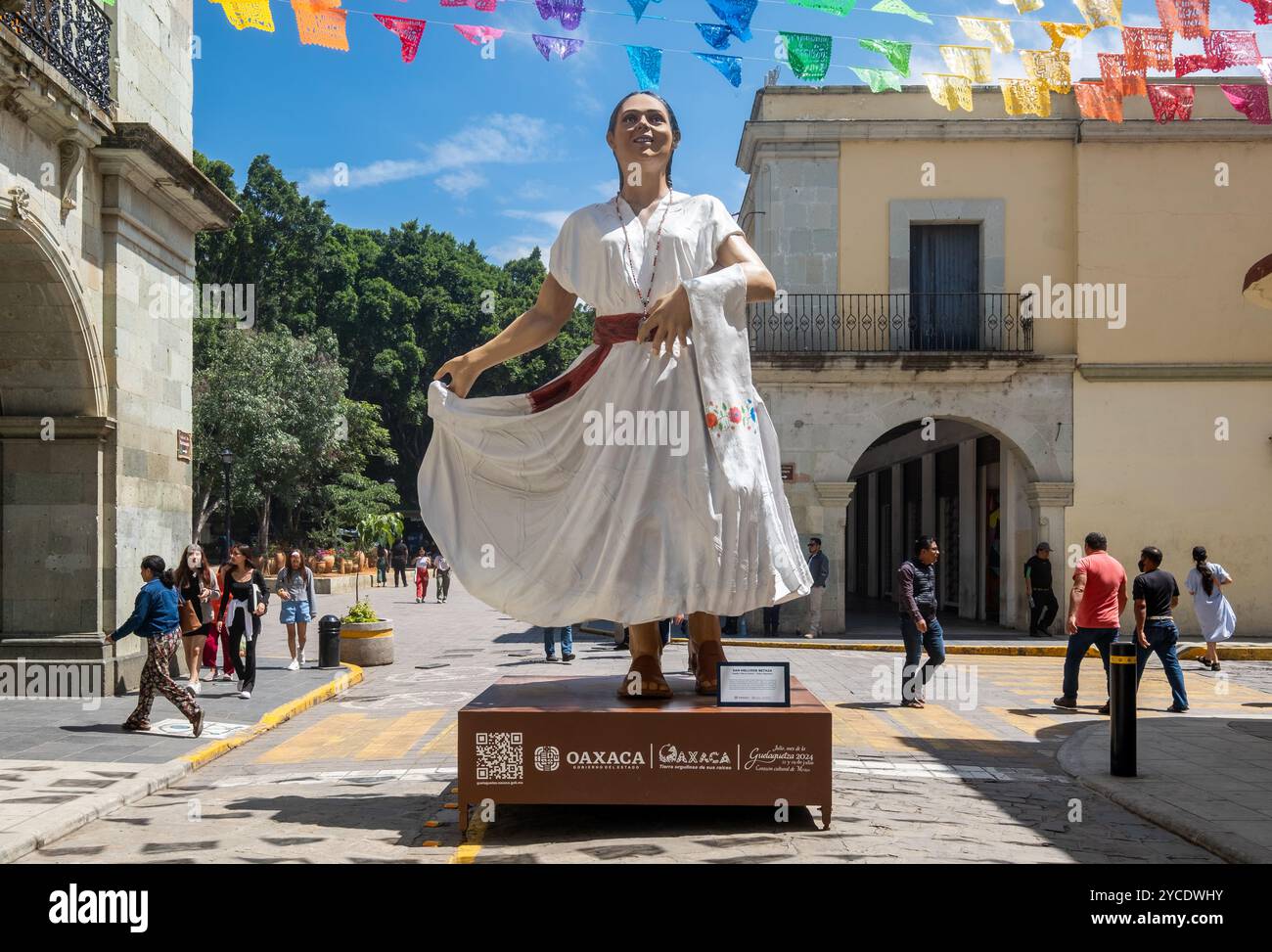 Street scene in the historic center of Oaxaca, Mexico Stock Photo - Alamy