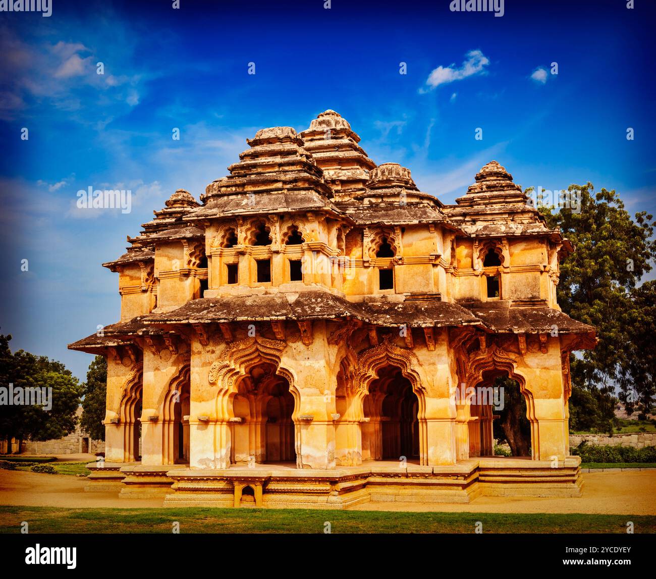 Lotus palace in hampi hi-res stock photography and images - Alamy