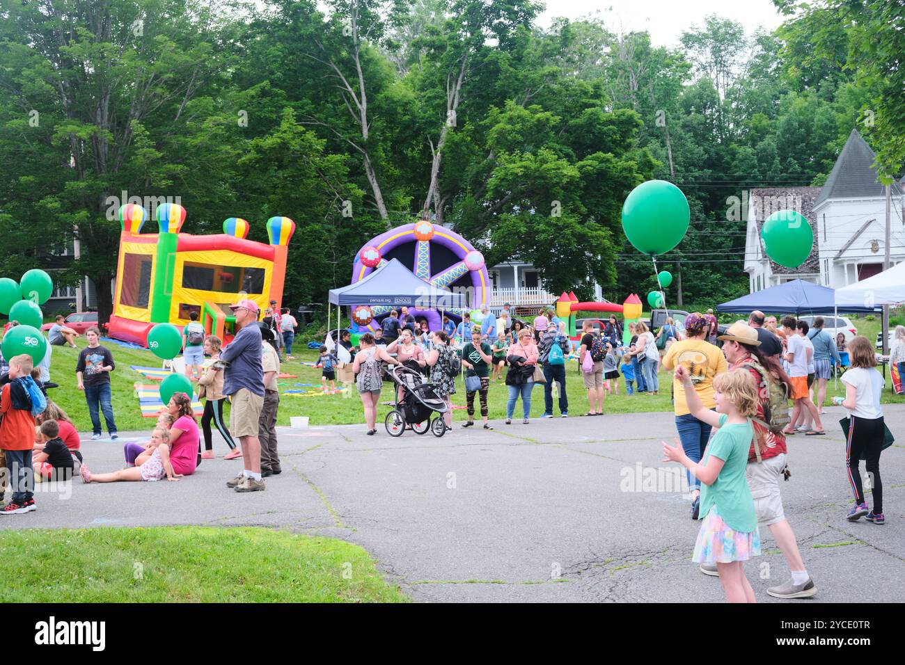Kid attractions hi-res stock photography and images - Alamy