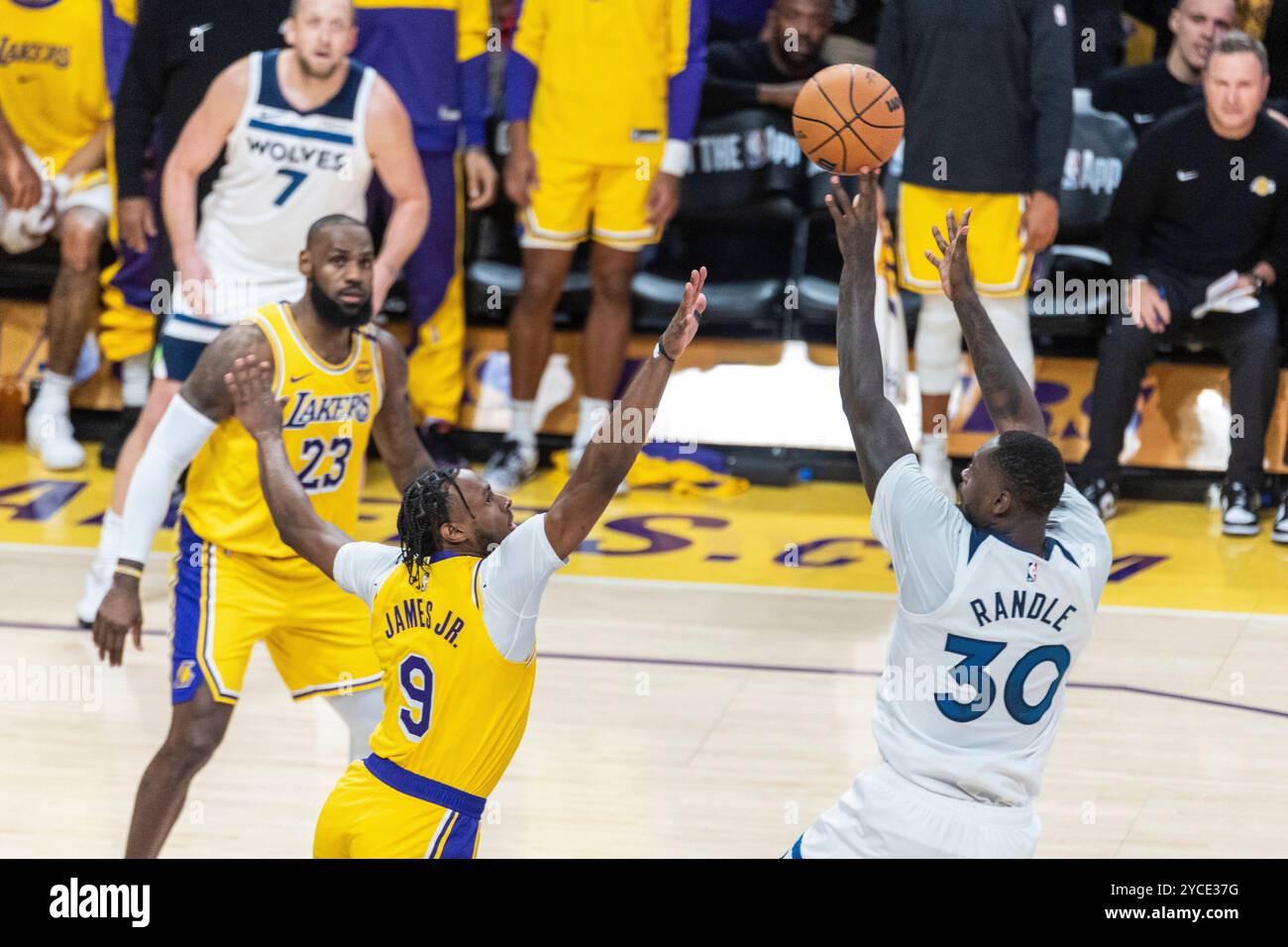 Los Angeles, California, USA. 22nd Oct, 2024. Minnesota Timberwolves' Julius Randle #30 shoots ...