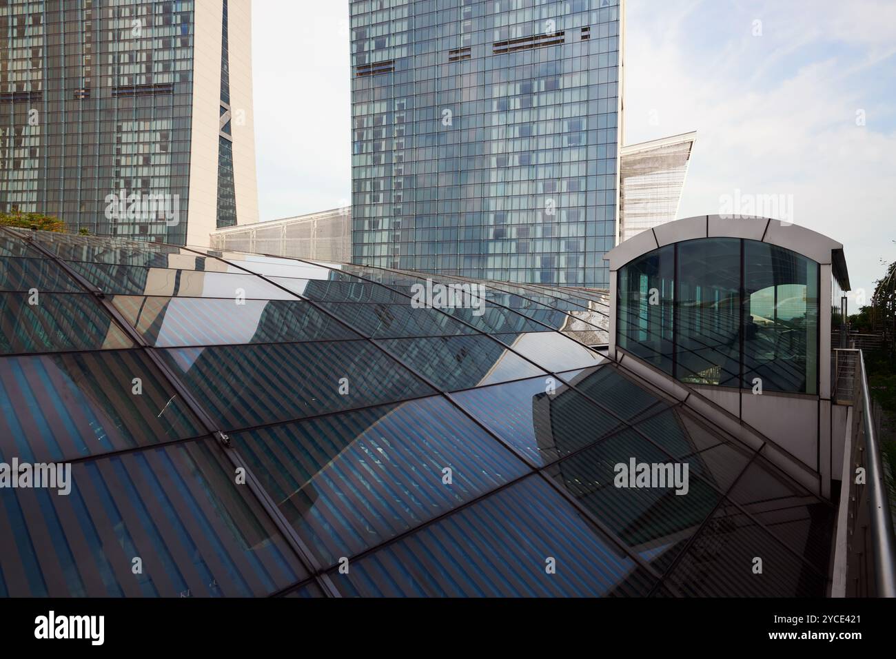 Iconic Marina Bay Sands building in Singapore Stock Photo - Alamy