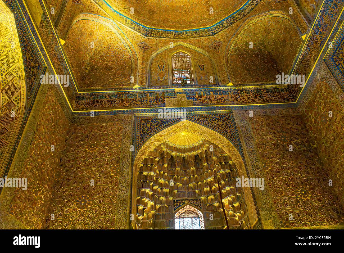 Medieval islamic art patterns hi-res stock photography and images - Alamy