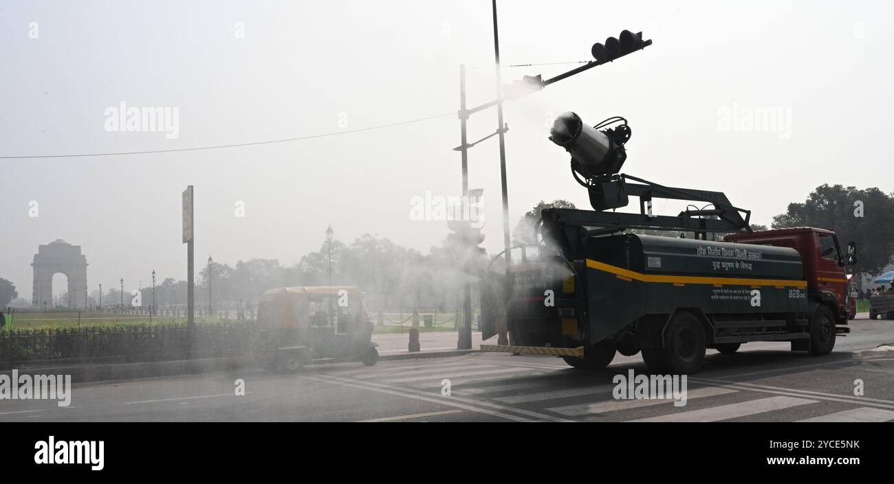 Delhi india gate 2024 pollution hi-res stock photography and images - Alamy