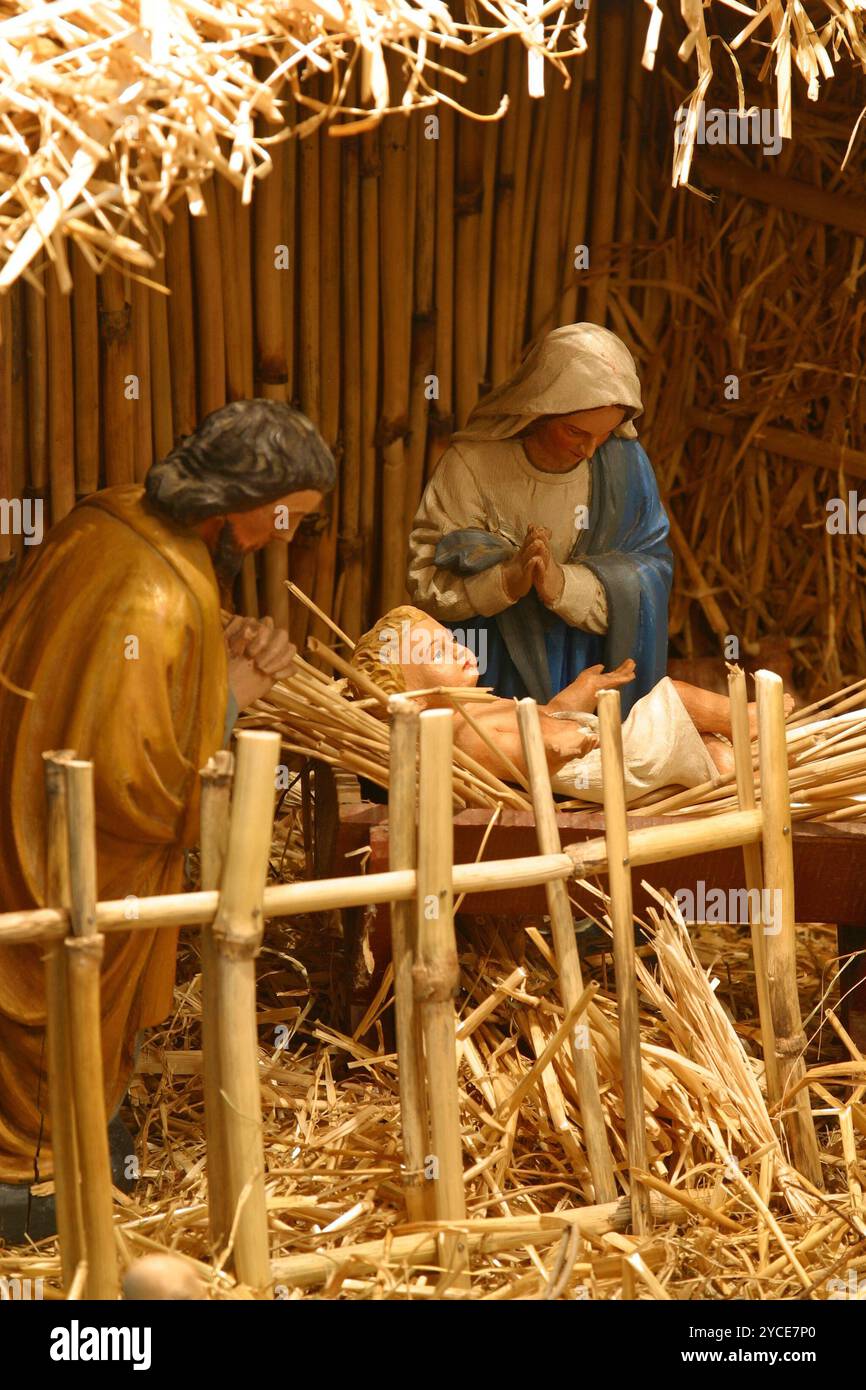 Nativity angel hi-res stock photography and images - Alamy