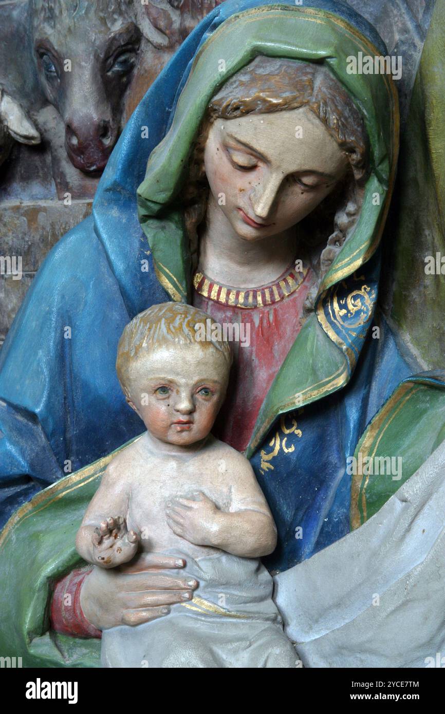 Blessed Virgin Mary holding baby Jesus Stock Photo - Alamy
