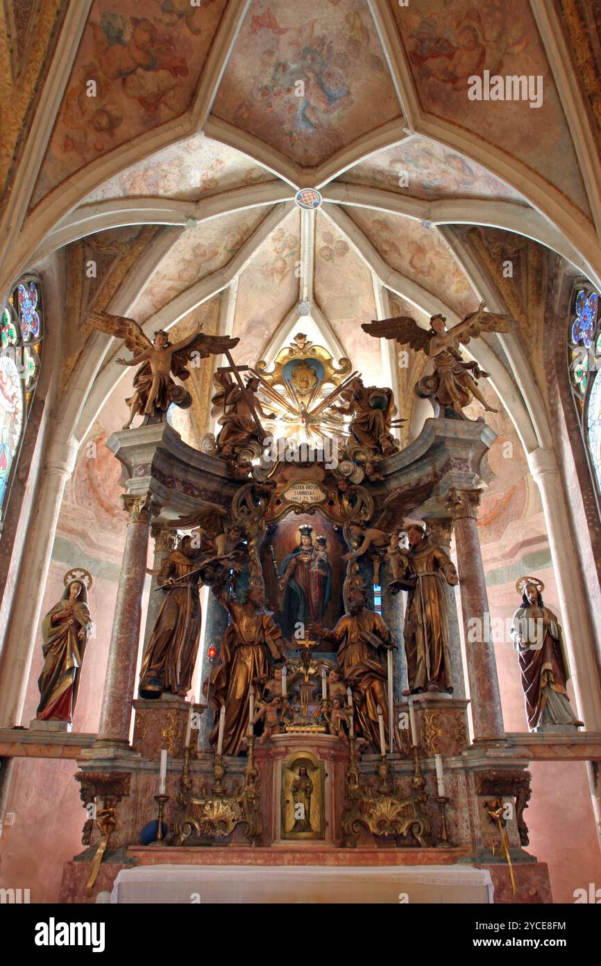 Main altar old hi-res stock photography and images - Alamy