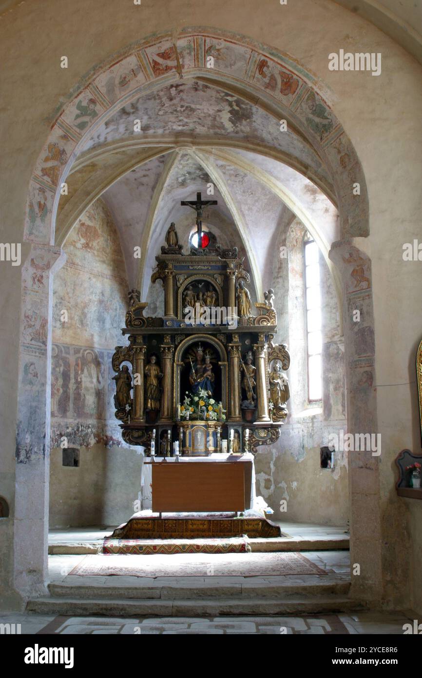 Altar lighting hi-res stock photography and images - Alamy