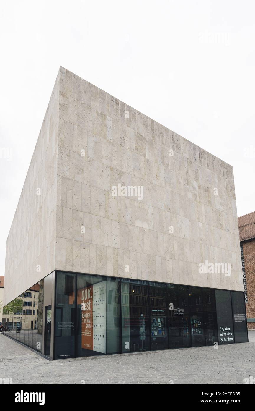Jewish Museum and Main Synagogue of Munich in St. Jakobs Platz a cloudy ...