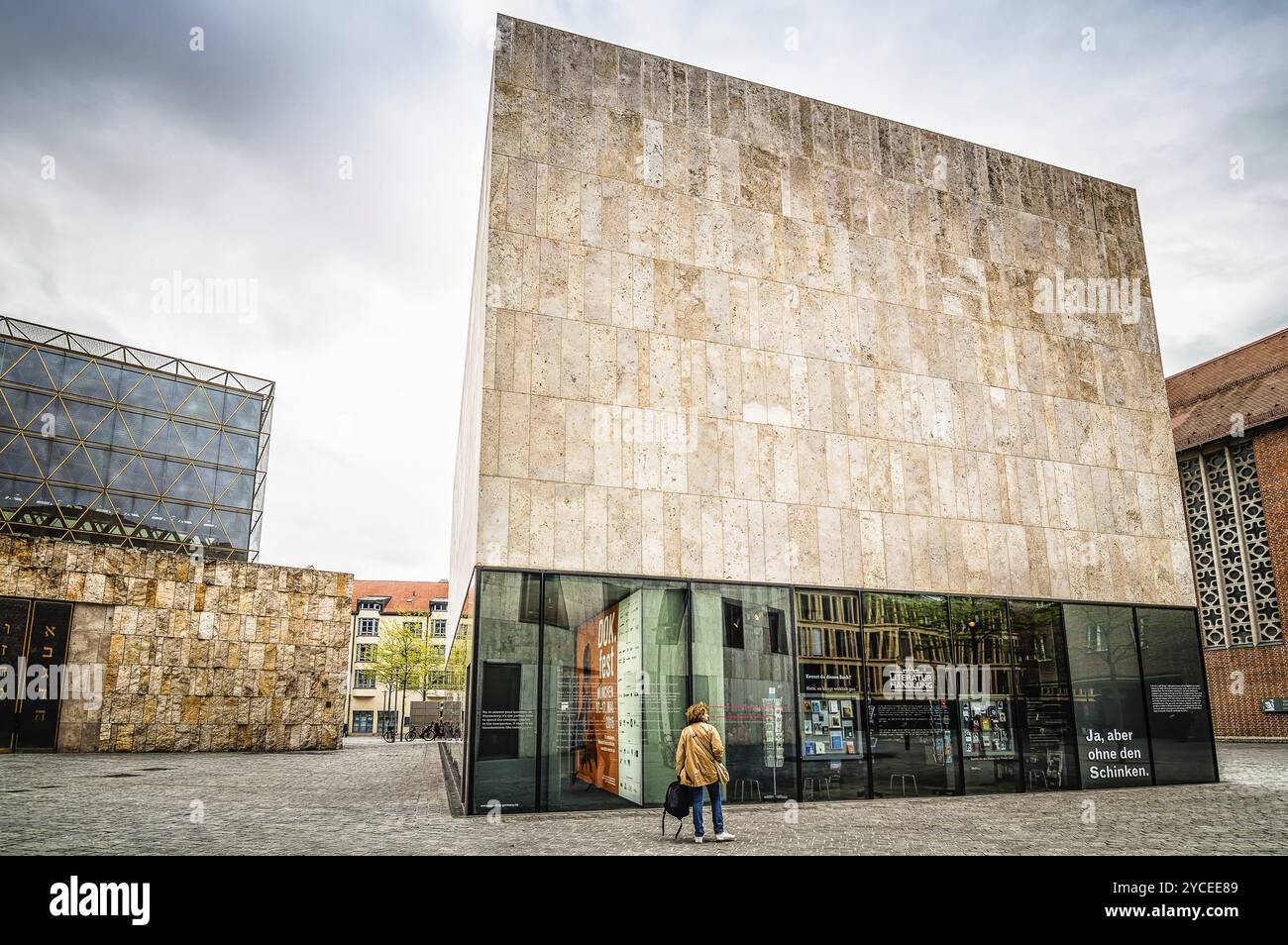 Jewish Museum and Main Synagogue of Munich in St. Jakobs Platz a cloudy ...
