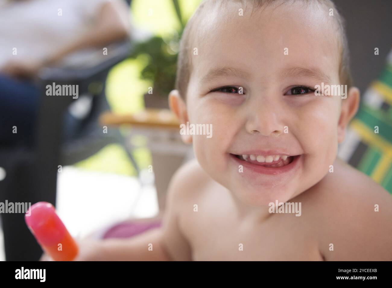 Staring child hi-res stock photography and images - Alamy