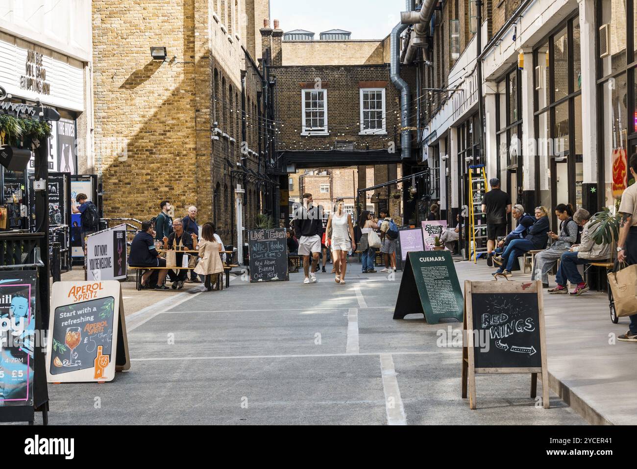 London, UK, August 25, 2023: Street scene with people shopping in Dray ...