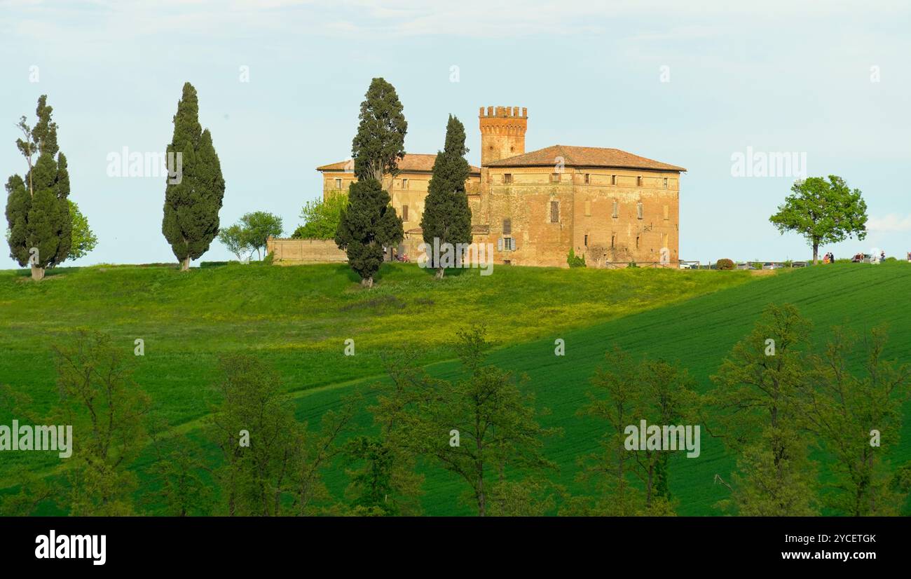 Landscapes and colors of the spring flowering of the Emilia-Romagna ...