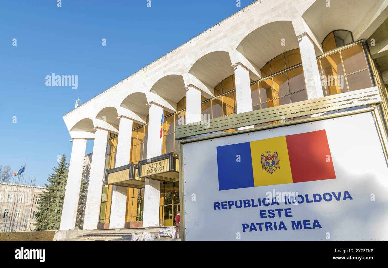 Moldovian flag hi-res stock photography and images - Alamy