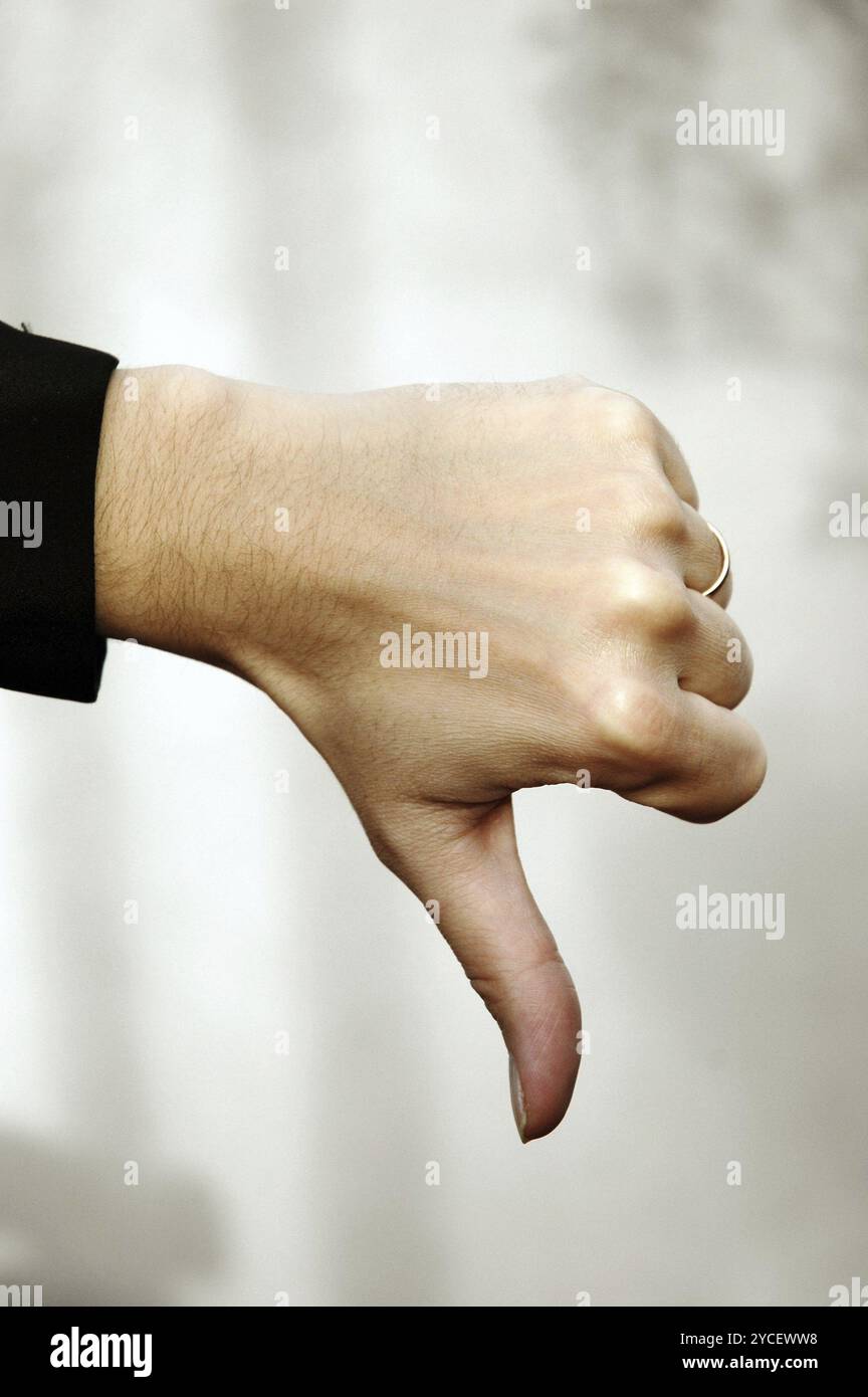 Hands performing sign language hi-res stock photography and images - Alamy
