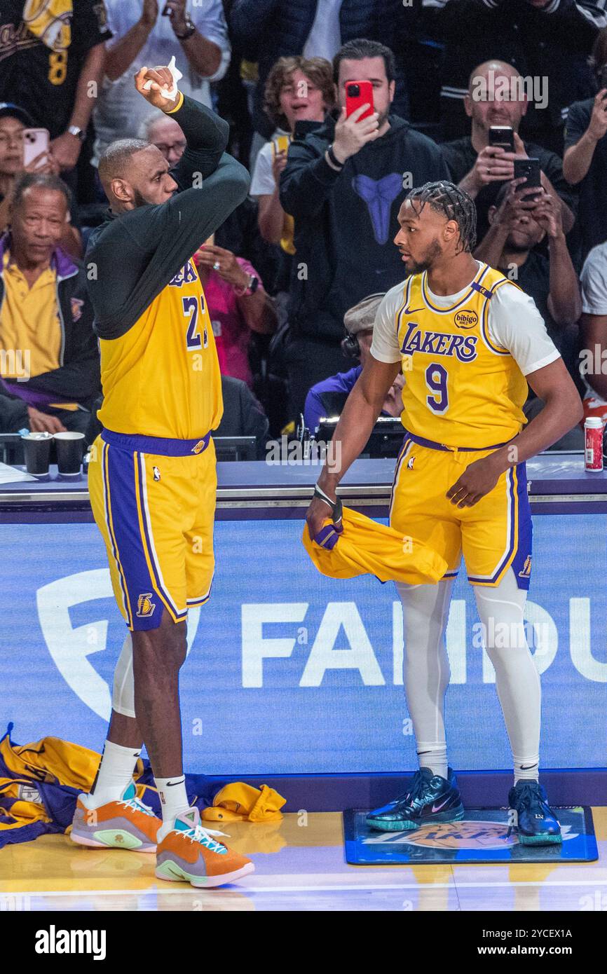 Los Angeles, USA. 22nd Oct, 2024. Los Angeles Lakers' LeBron James (L ...