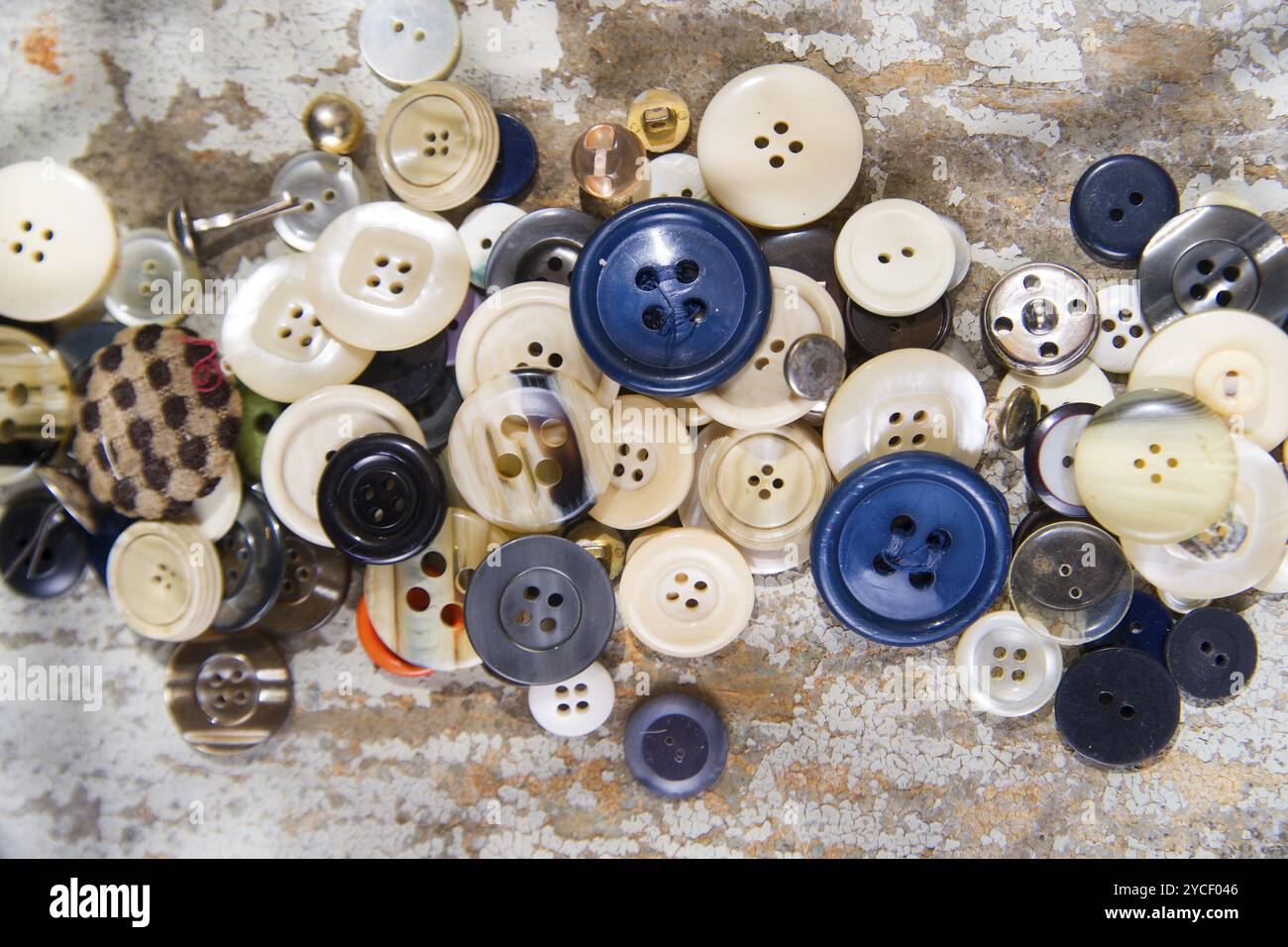 Buttons for dresses hi-res stock photography and images - Alamy