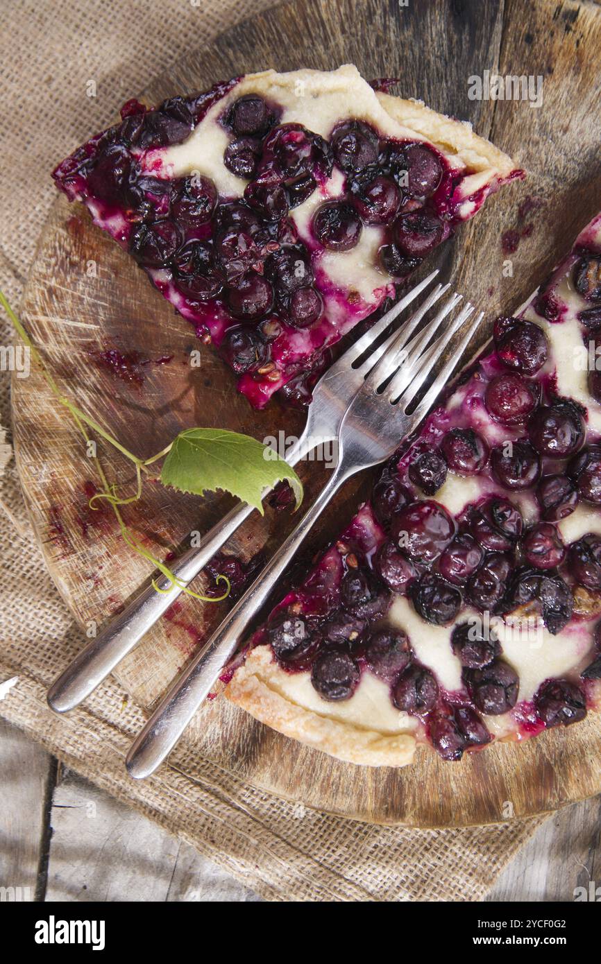 Dolce typical Tuscan focaccia with red grape strawberry Stock Photo - Alamy