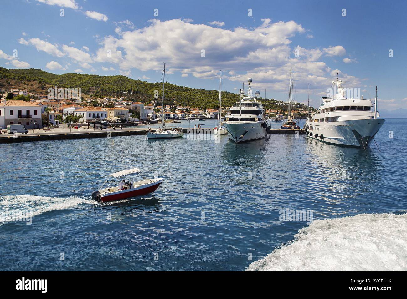 Speed boat, water taxi, connect with places of island Spetses and ...