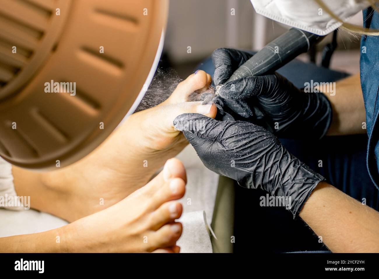 Barefoot client pedicure procedure hi-res stock photography and images ...