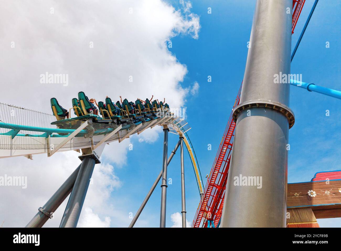 Dreamworld roller coaster hi-res stock photography and images - Alamy
