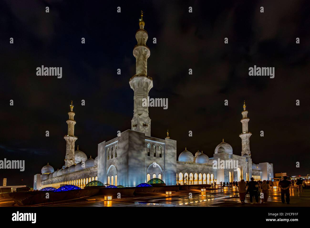 Sheikh Zayed Mosque, evening lighting, Grand Mosque, Abu Dhabi, United ...