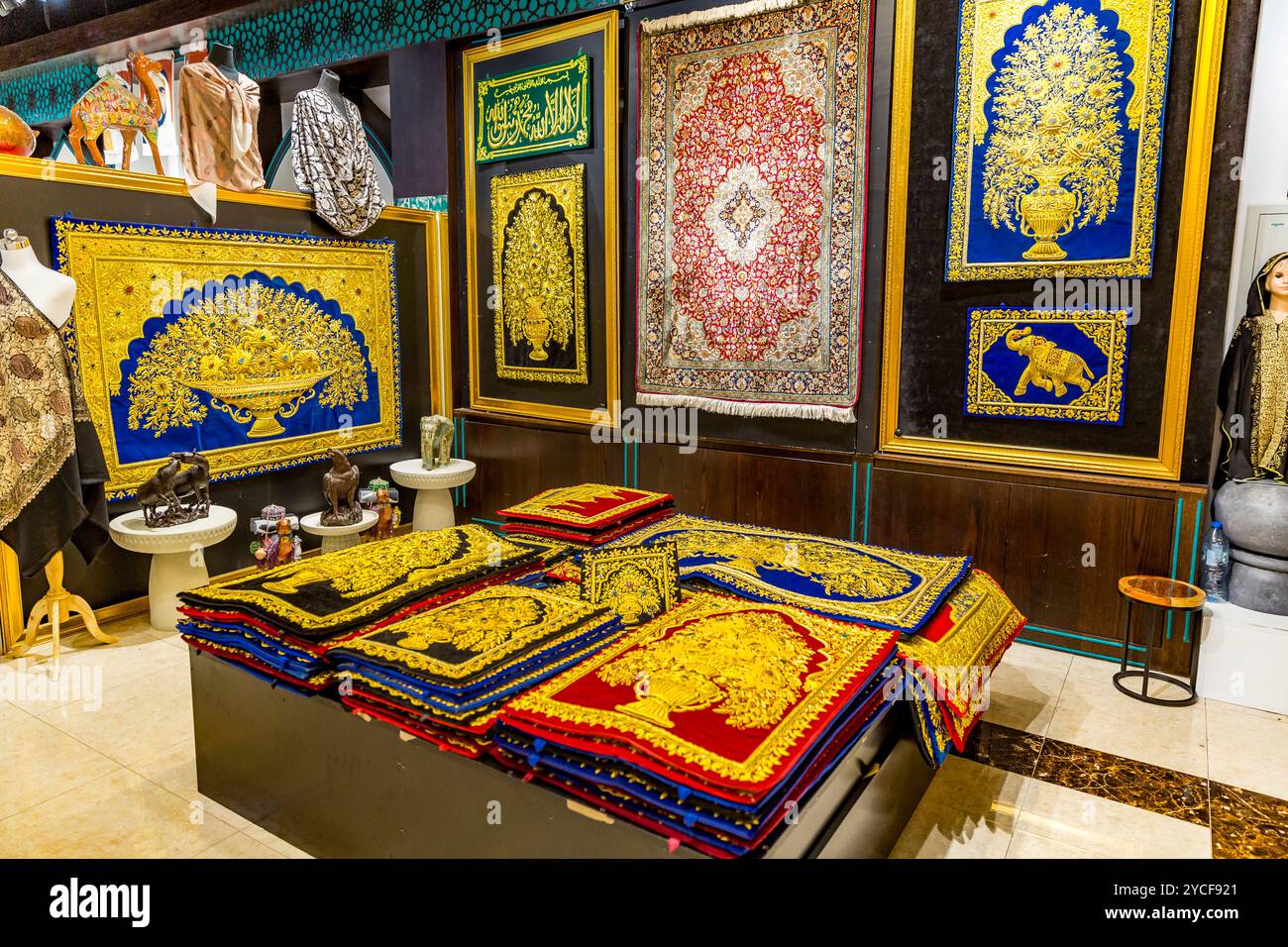 Souvenir and handicraft stores, Sheikh Zayed Mosque, Abu Dhabi, United ...