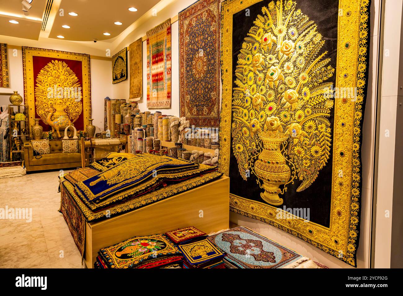 Souvenir and handicraft stores, Sheikh Zayed Mosque, Abu Dhabi, United ...