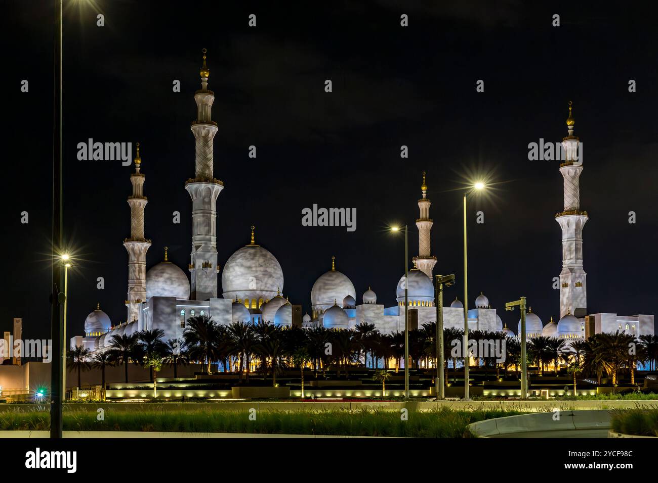 Sheikh Zayed Mosque, evening lighting, Grand Mosque, Abu Dhabi, United ...