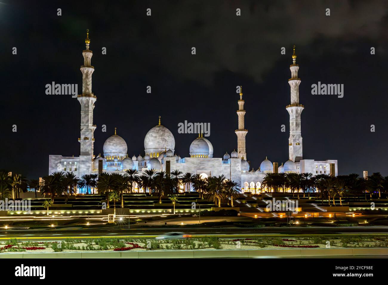 Sheikh Zayed Mosque, evening lighting, Grand Mosque, Abu Dhabi, United ...