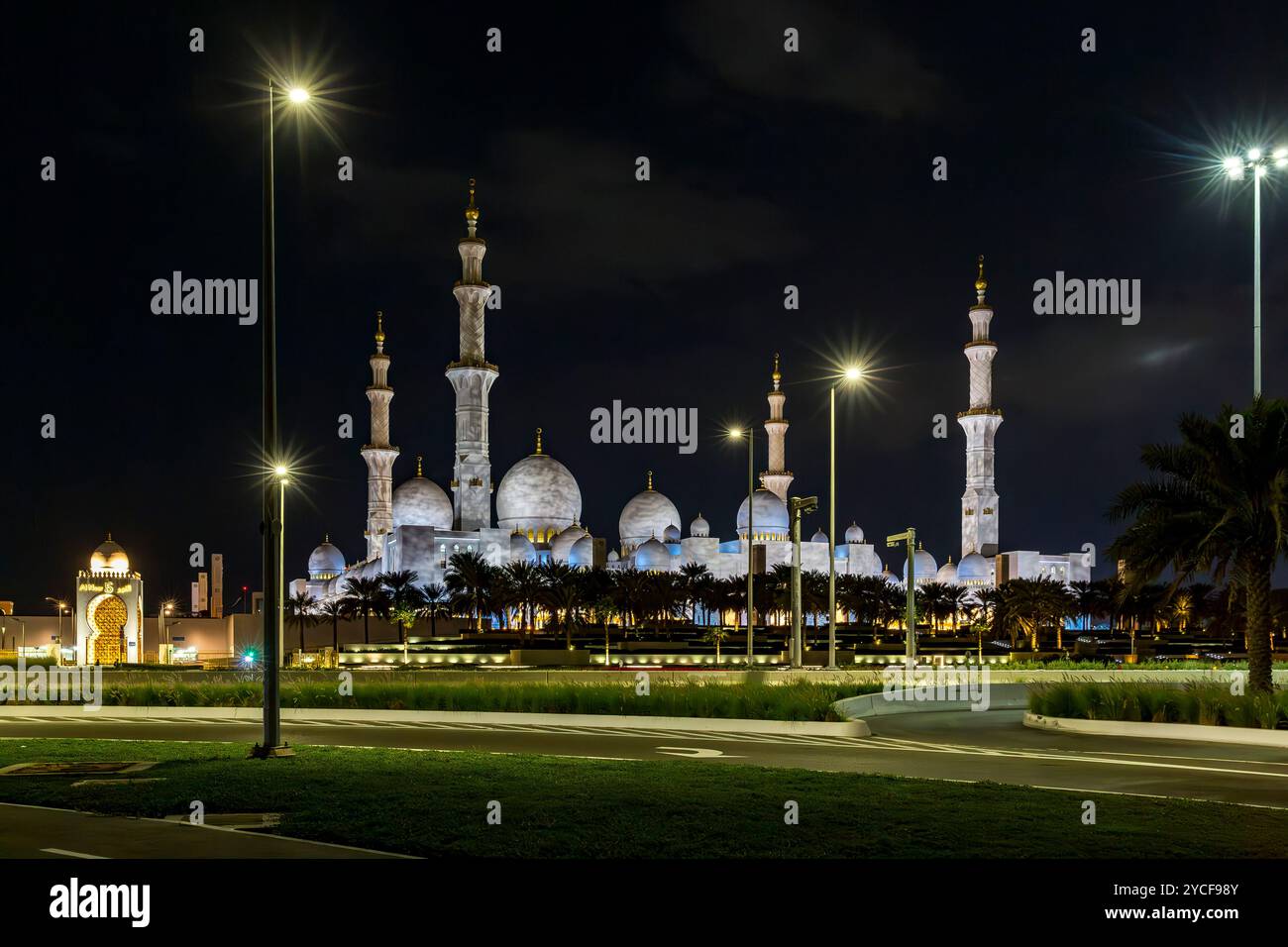 Sheikh Zayed Mosque, evening lighting, Grand Mosque, Abu Dhabi, United ...